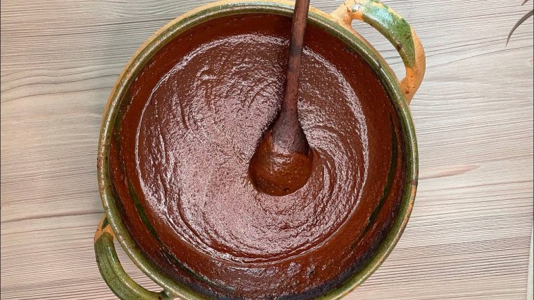 Receta de Salsa de Mole Coloradito Suave: Auténtica y Fácil de Preparar ...