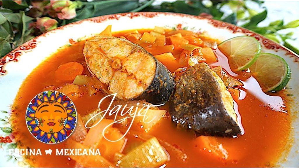 Receta de sopa de pescado con cilantro, ajo, chile y limón: fresca y ...