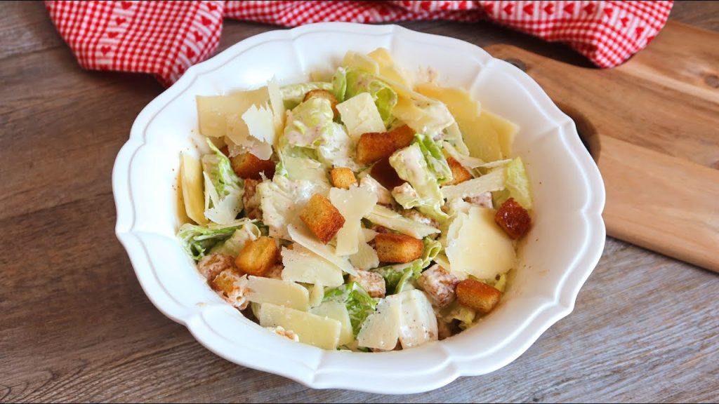 Receta fácil de Ensalada César con pollo a la plancha paso a paso ...