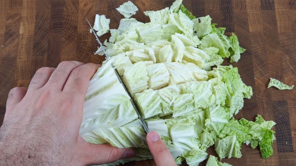 Receta fácil y deliciosa de ensalada de col china con pollo paso a paso ...