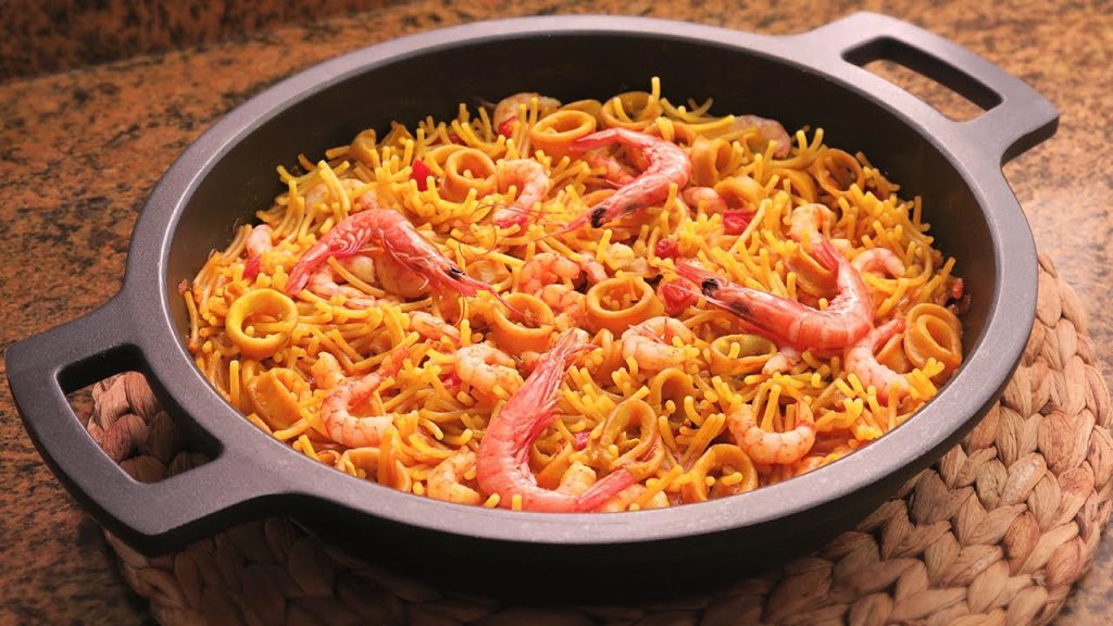Receta de Fideuá de Marisco con Fideos Finos Paso a Paso para ...