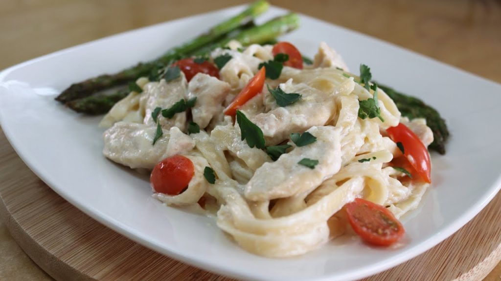 Receta de Pasta a los Tres Quesos con Pollo Fácil y Cremosa Paso a Paso ...