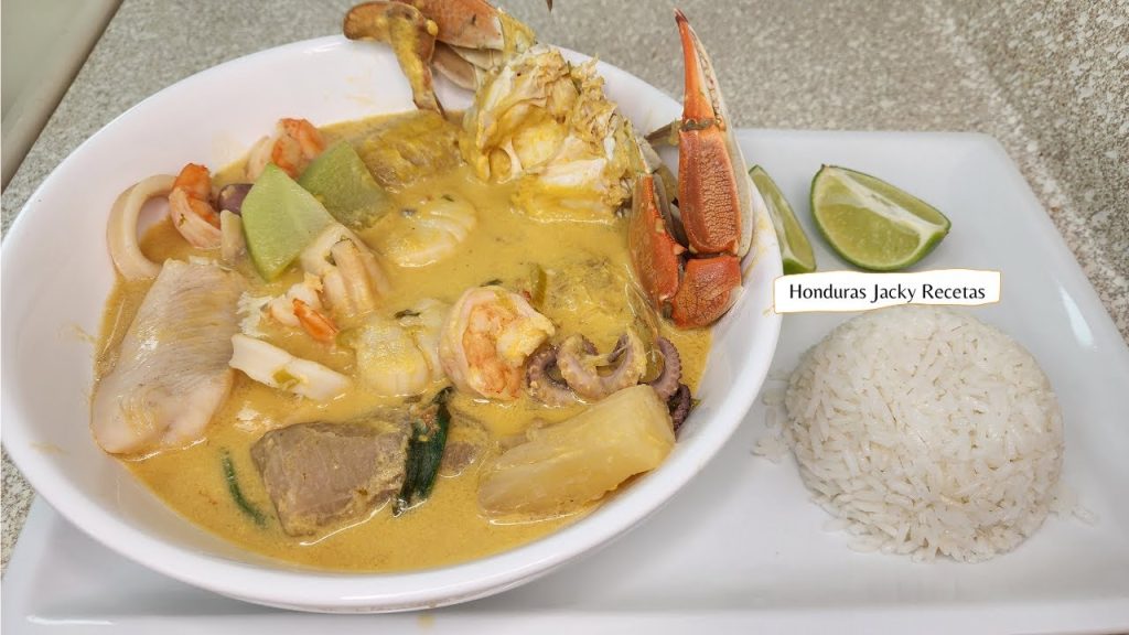 Receta de Sopa de Mariscos con Leche de Coco Fácil y Sabrosa paso a ...
