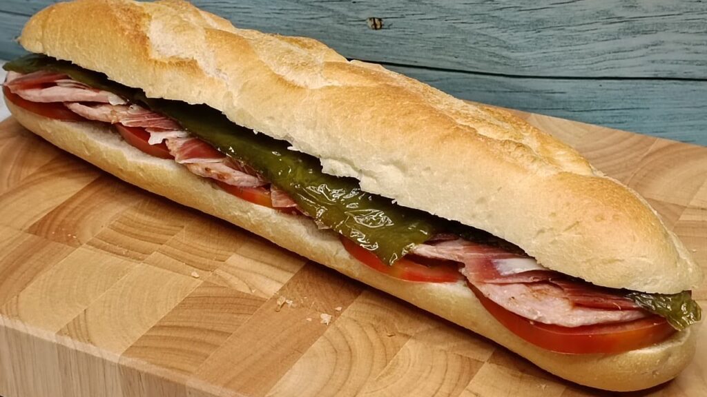 Receta de Bocadillo serranito fácil y tradicional: disfruta su ...